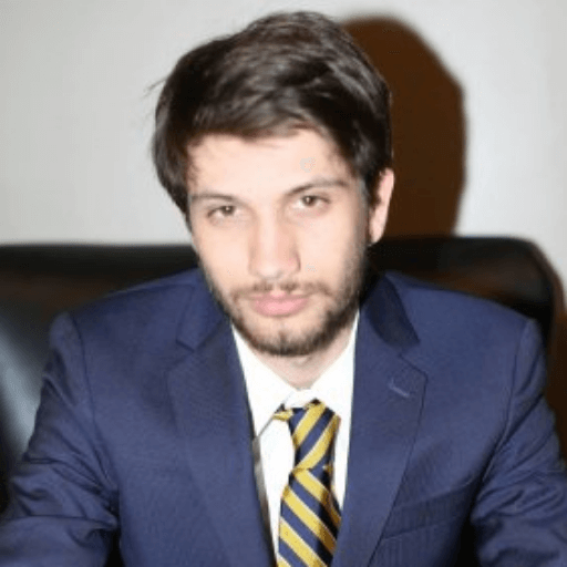 Arya Bina | Founder & CEO of Kobe Digital (Founder of Cheap Travel Hunter)