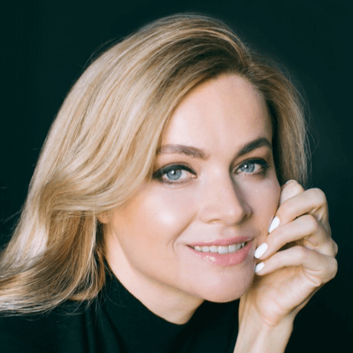 Eva Lanska | Award-Winning Director & Screenwriter