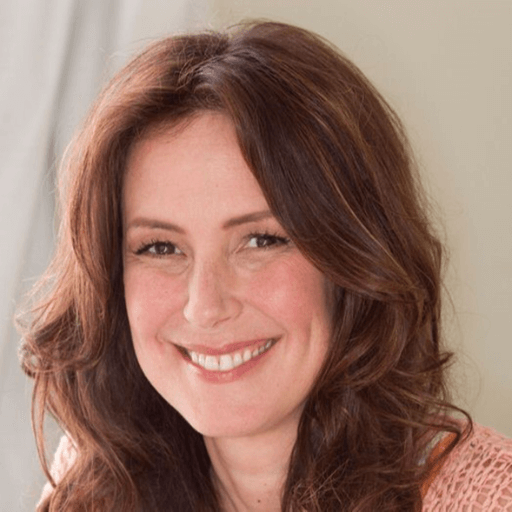 Jeanette Pavini | 2x Emmy Award-Winning Consumer & Investigative Reporter