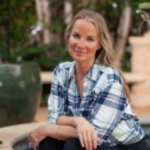 Angela Irish | Licensed Aesthetician & Co-Founder of OZNaturals