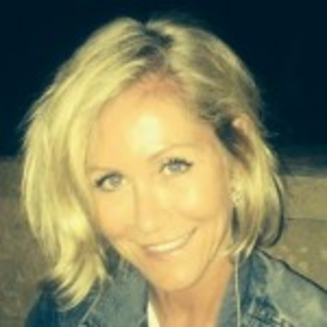 Fiona Pool | CEO of Hunton Powerboats