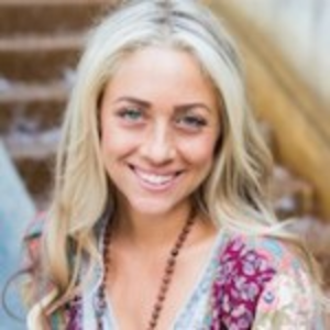 Shayna Hiller. CHC, RYT | AUTHOR, WELLNESS COACH & YOGA INSTRUCTOR